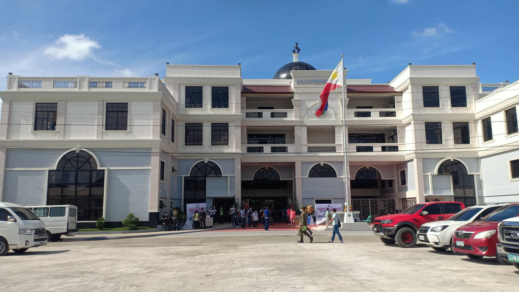 » 5-storey Tapaz gov’t center opens