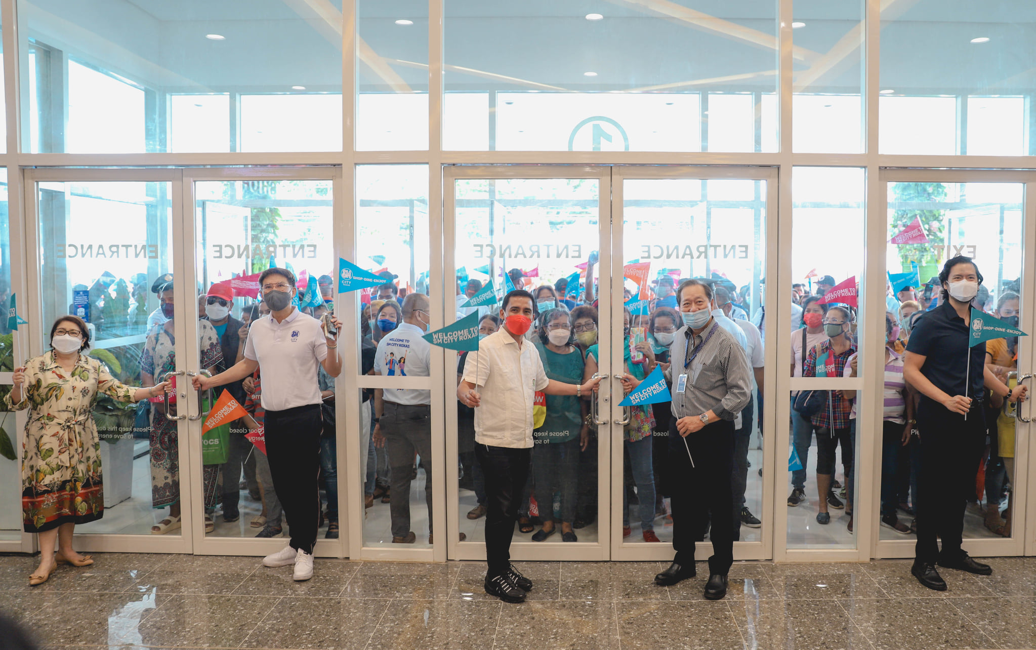 » SM City Roxas opens