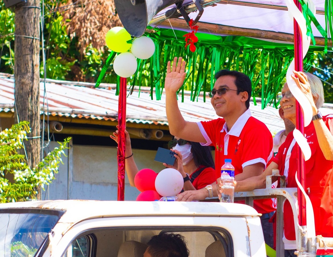 » Contreras slams poor social services